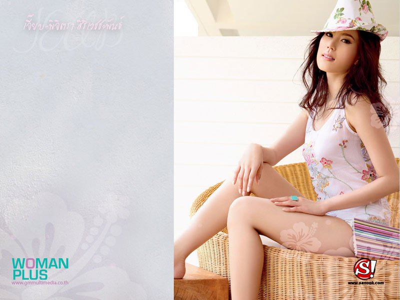 Jeab Pijitra เจี๊ยบ-พิจิตรา - Fashion Report